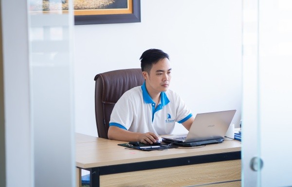 Báo diễn đàn doanh nghiệp: CEO PYS Travel Trần Sỹ Sơn: “Đã làm thì hãy ...